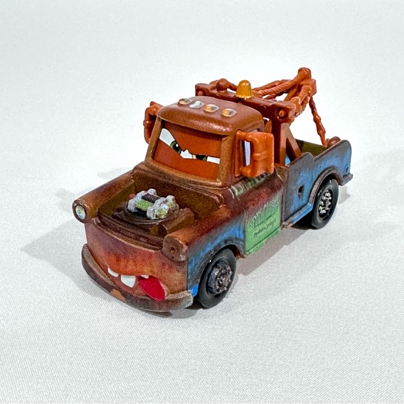 Mattel | Toys | Disney Pixar Cars 2 Fighting Face Mater London Chase ...